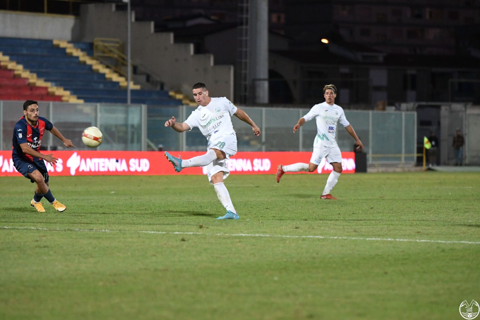 Manzari-gol, dall'esordio in A alla prima gioia con il Monopoli: il ...