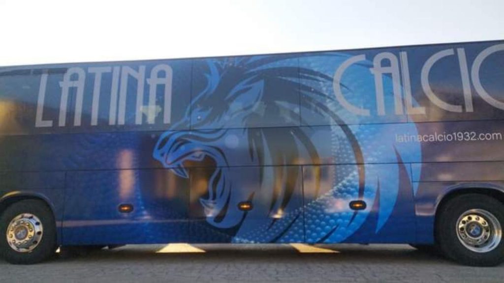 Latina vittima di una misteriosa sassaiola al ritorno da Potenza